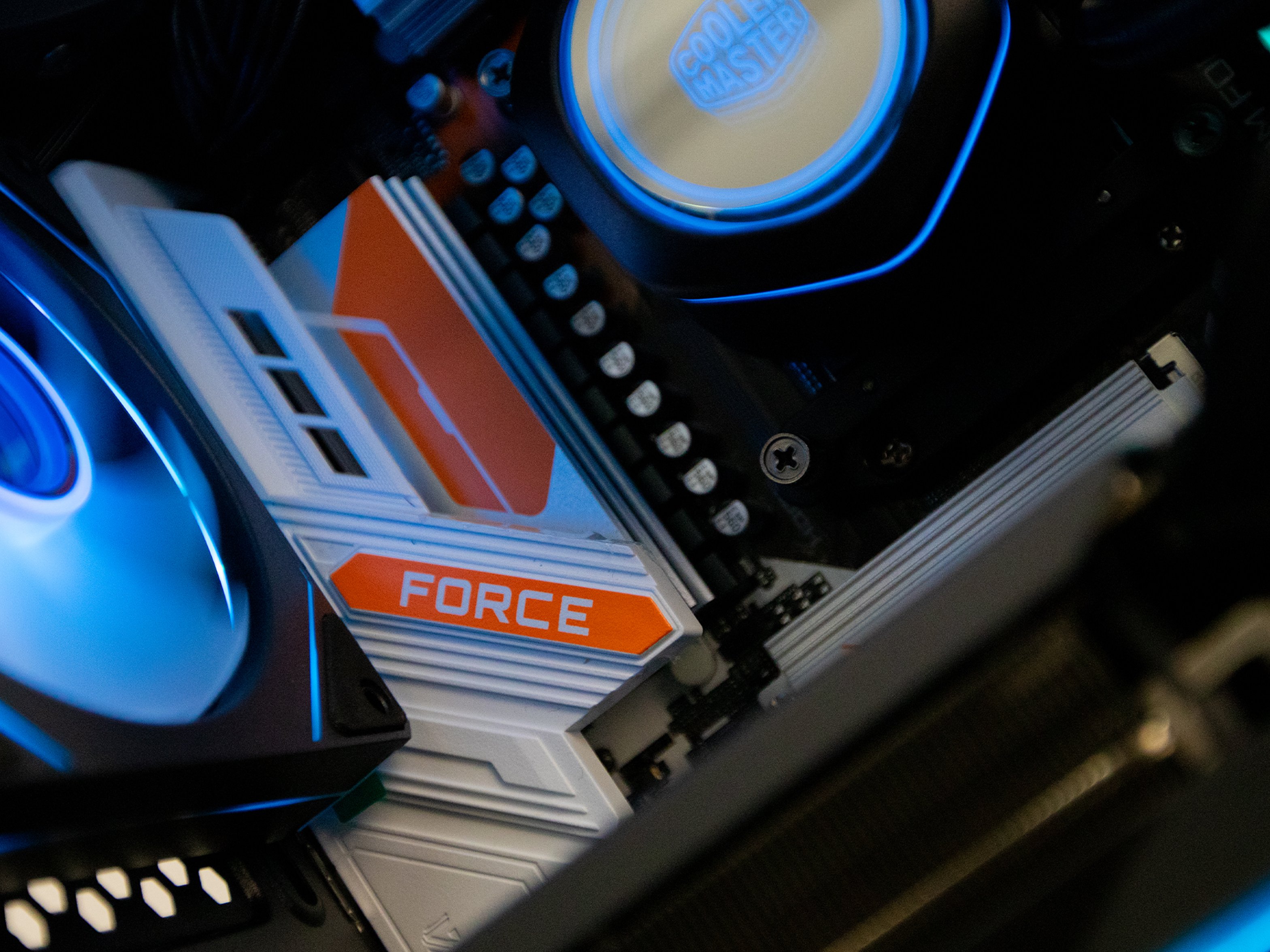 Centre Com Master Ryzen 5 7500X3D RTX 5070 Gaming PC with Windows 11 ...